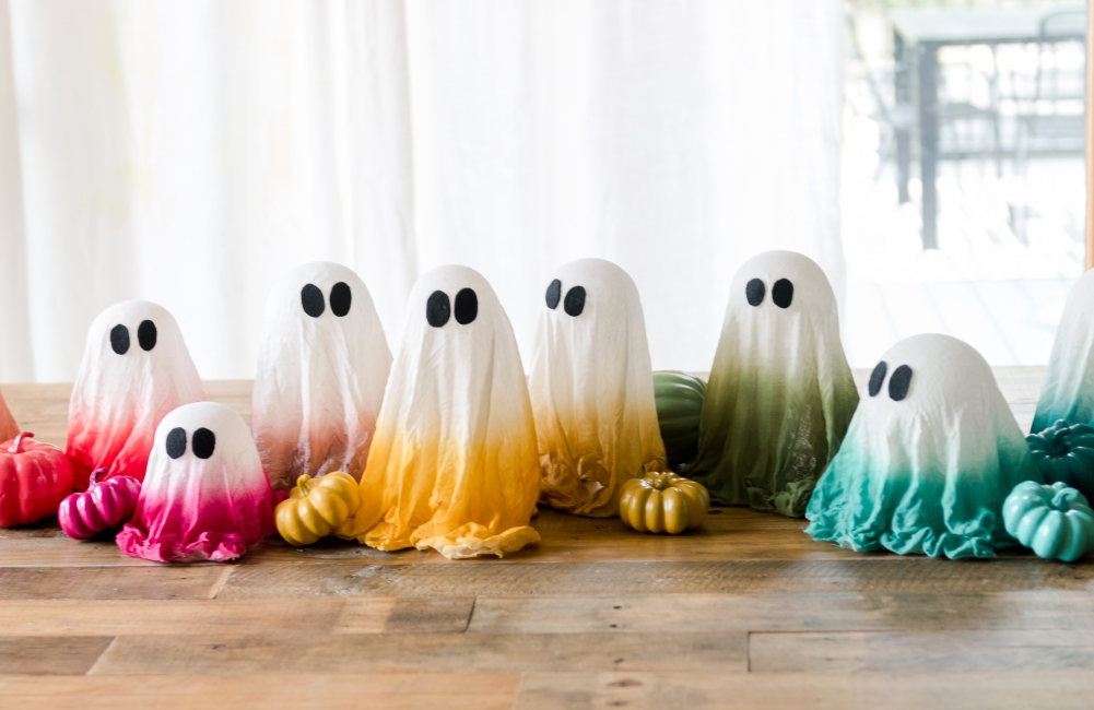 DIY Halloween Décor: Spray Painted Cheesecloth Ghosts and Pumpkins ...